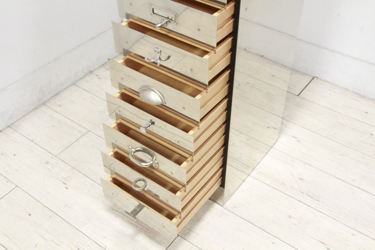 展示極 TECTA テクタ 9段チェスト S43-2 cabinet キャスター付き 北欧 アクタス取扱い 38万(キャビネット、デスクワゴン)｜売買されたオークション情報、yahooの商品 ...