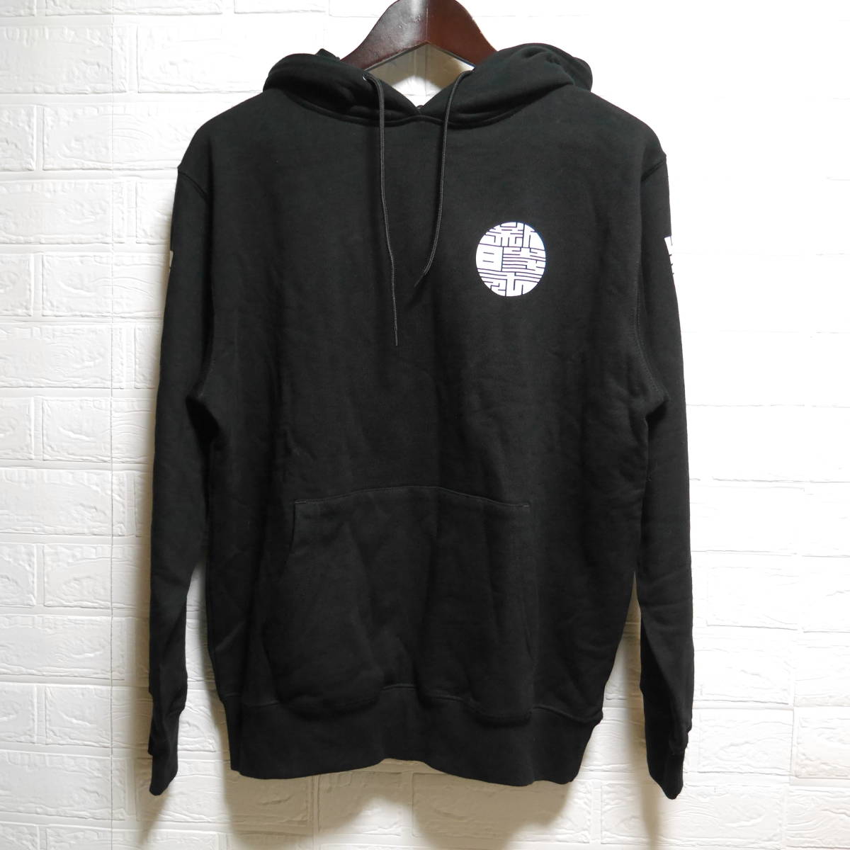 A471 NEW ERA | ニューエラ パーカー 黒 サイズM(ニューエラ)｜売買されたオークション情報、yahooの商品情報をアーカイブ ...