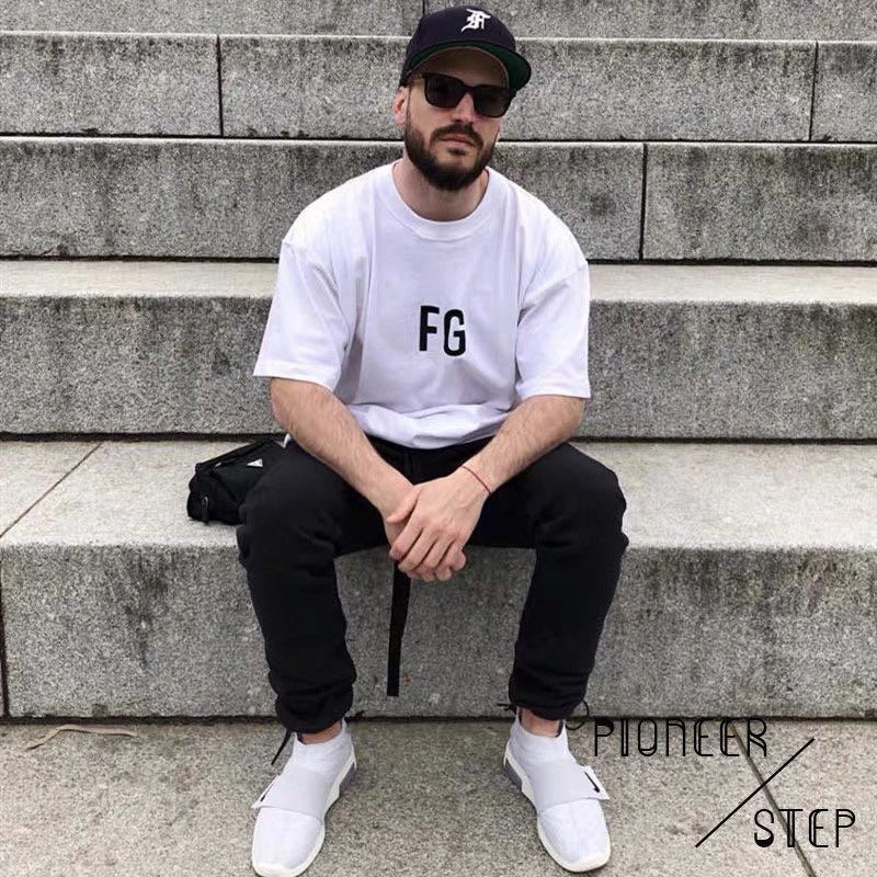 FEAR OF GOD FOG フィアオブゴッド 6th COLLECTION エッセンシャルズ ESSENTIALS半袖Tシャツ サイズS ...