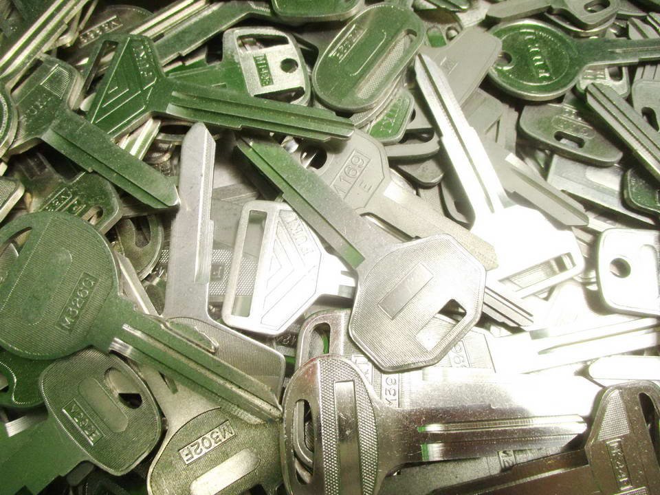 ペ清c180 FUKI/GSS/TLH他 ブランクキー キーブランク各種 M 車 MS382 M202 M334 M326G M386 M297 M198D M374 M388 M294D等 ...