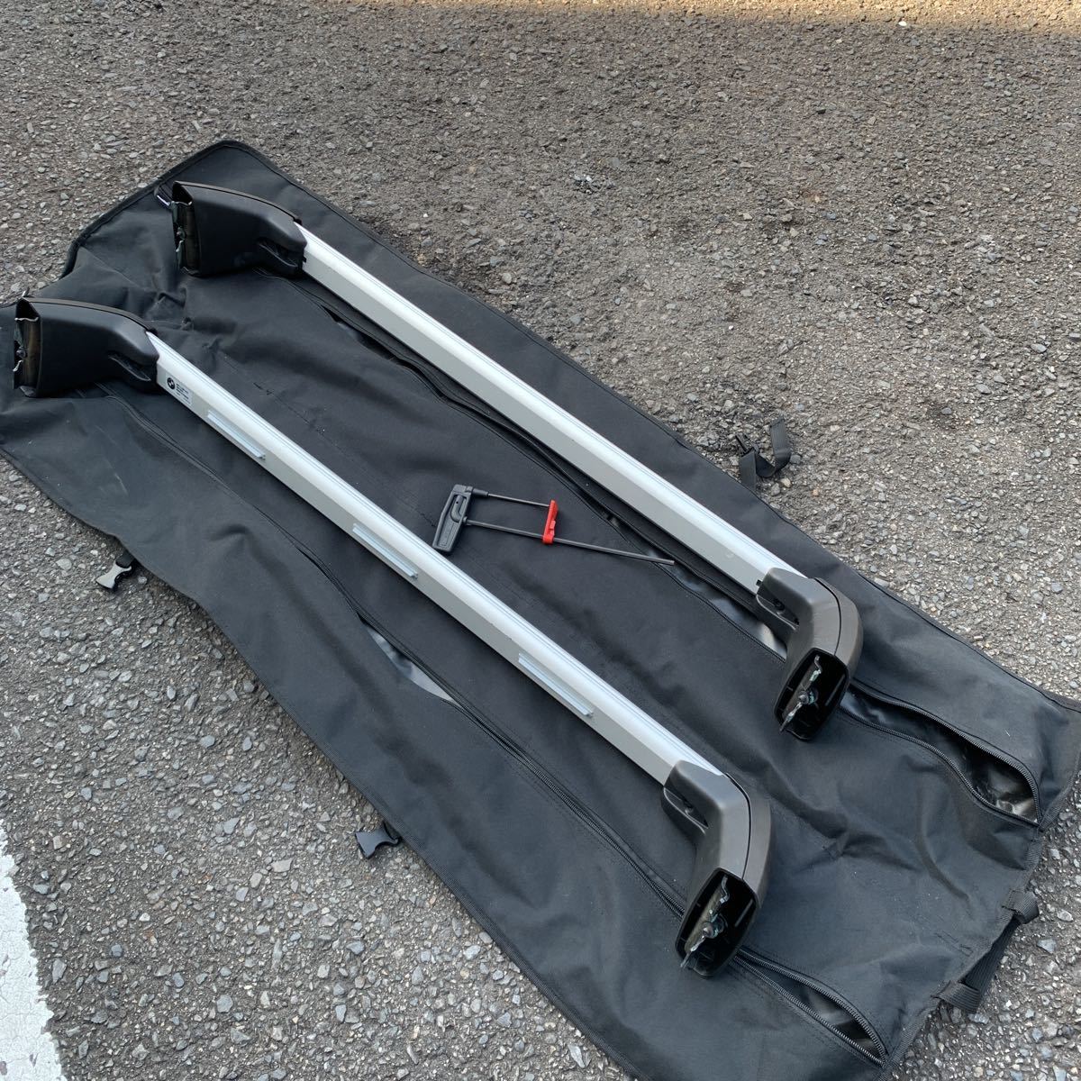 BMW純正 ルーフキャリア ベースキャリア F20系120にて使用 116 120 140 鍵3本付 F20(その他)｜売買されたオークション情報、yahooの商品情報をアーカイブ公開 ...