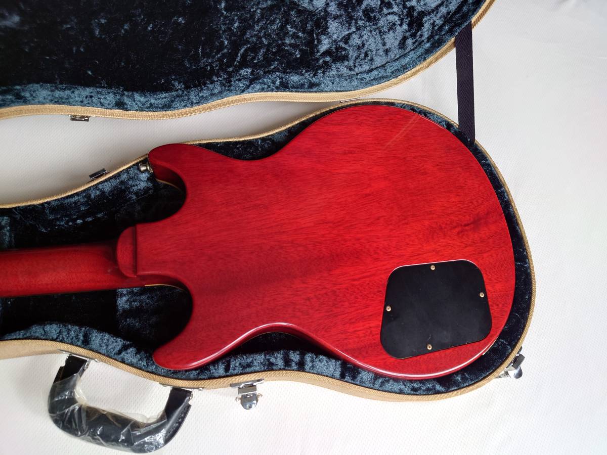 ESP ken yokoyama 横山健 cherry 助六 ハードケース付き(ESP)｜売買されたオークション情報、yahooの商品情報をアーカイブ公開 - オークファン（aucfan.com）