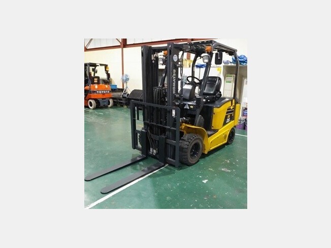 フォークリフト コマツ FB25-12 2018年 1 611h 2.5t バッテリーフォークリフト(建設機械、重機)｜売買されたオークション ...