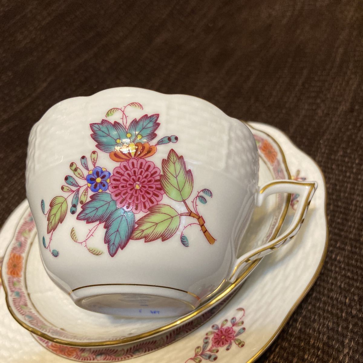 ヘレンド HEREND アポニーフラワー手描きカップ&ソーサー トリオ 730／AF(ヘレンド)｜売買されたオークション情報、yahooの商品情報をアーカイブ公開 - オークファン ...