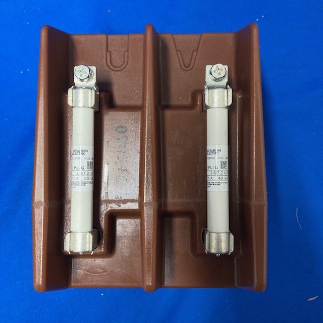 三菱電機 計器用変圧器 高圧以下計器用変圧器 PD-100HF 6600/110V ヒューズ付 一般計器用 継電器用(ダウントランス、降圧器 ...