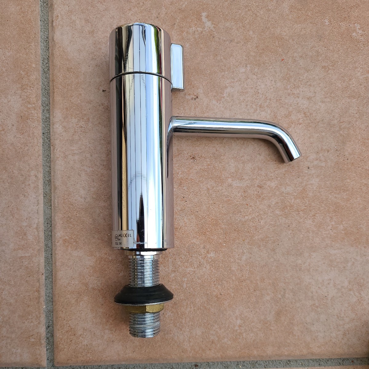 単水栓 LIXIL リクシル LF-E01-10(水栓、蛇口)｜売買されたオークション情報、yahooの商品情報をアーカイブ公開 - オークファン（aucfan.com）