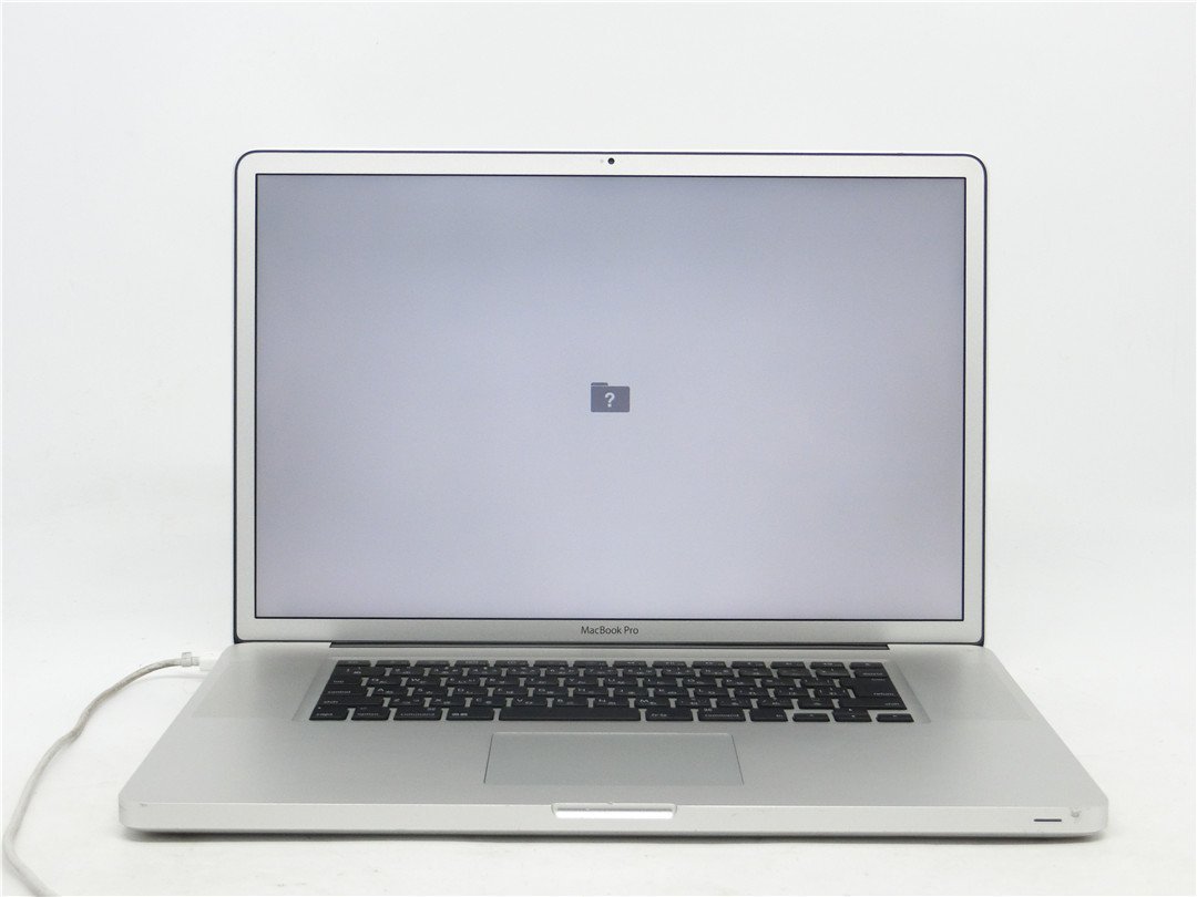 MacBook Pro A1297 4GB 17型 通電します 本体止めネジとHDD接続コネクター欠品 詳細不明 ジャンク品(MacBook ...