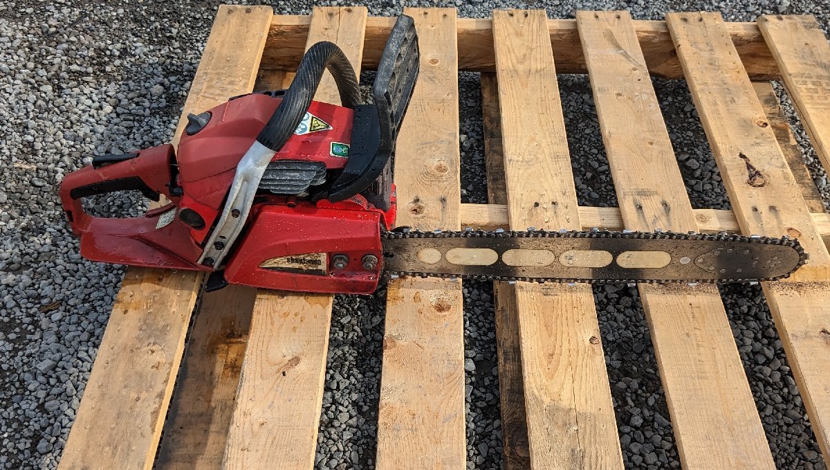 新ダイワ 排気量 44.6㎝3 エンジンチェーンソー E1045S バーサイズ 約45cm(チェーンソー)｜売買されたオークション情報、yahooの商品情報をアーカイブ公開 - オークファン ...