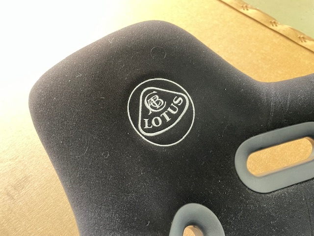 バケットシートESQUELETO TYPE-E2D L サイズ ロータス用(その他)｜売買されたオークション情報、yahooの商品情報をアーカイブ公開 - オークファン（aucfan.com）