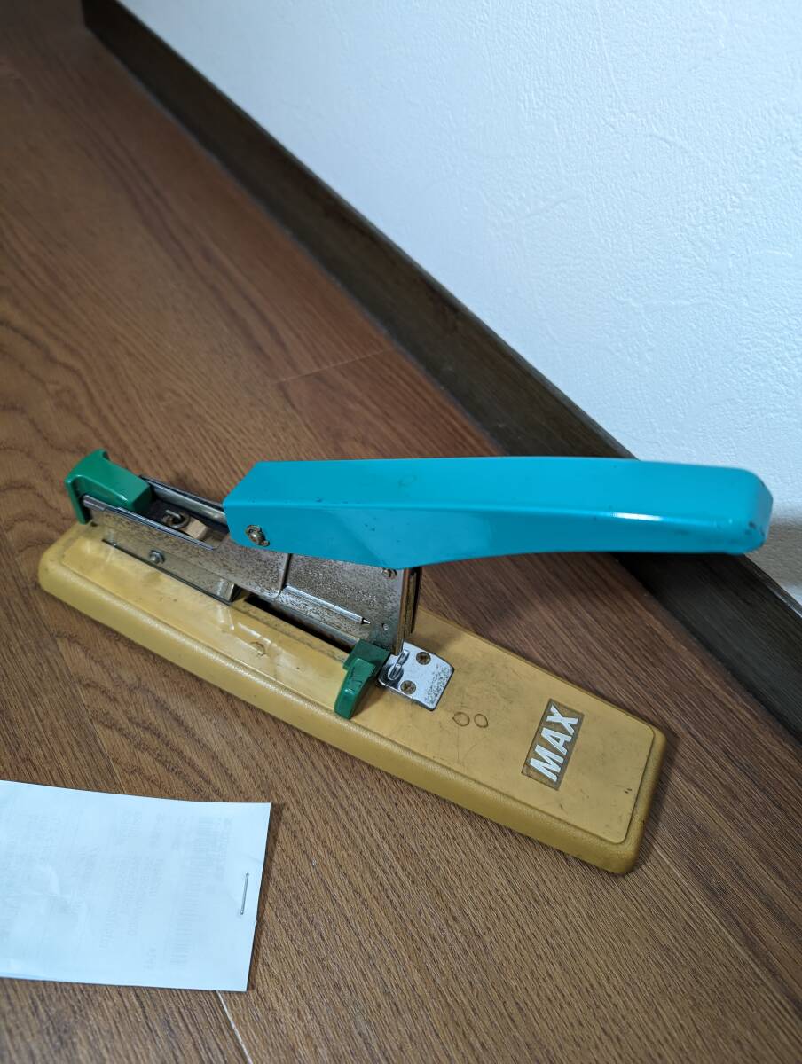 ホッチキス 中型 3号 HD-3D MAX(オフィス用品一般)｜売買されたオークション情報、yahooの商品情報をアーカイブ公開 - オークファン（aucfan.com）