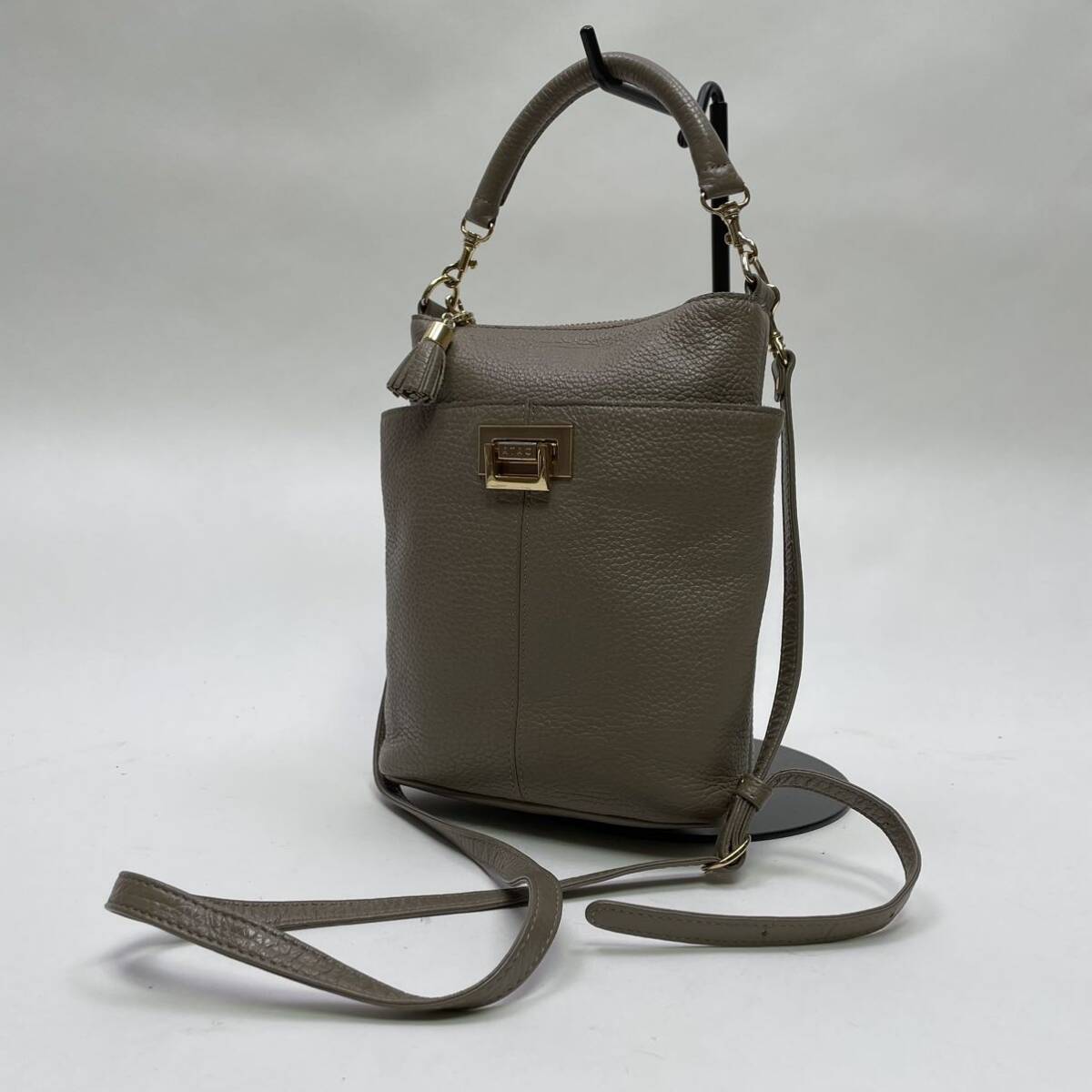 ATAO ショルダーバッグ ハンドバッグ 2WAY レザー C29-22(牛革)｜売買されたオークション情報、yahooの商品情報をアーカイブ公開 - オークファン（aucfan.com）