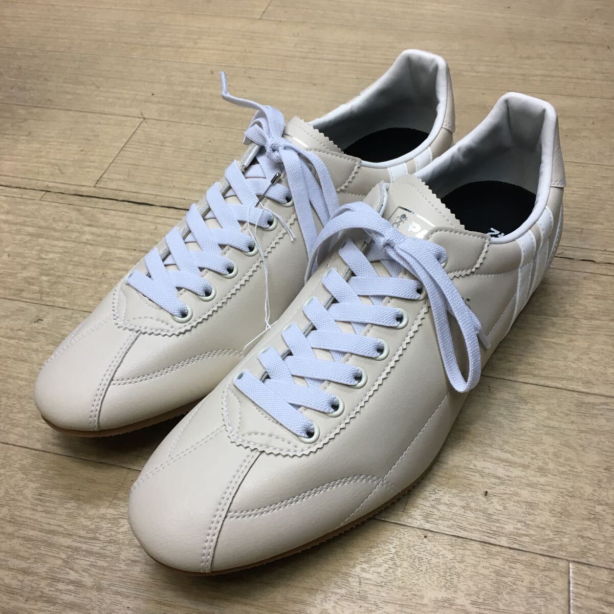 PATRICK DATIA 7ホール 箱なし スニーカー シューズ アイボリー 日本製 42 26.5cm(42（26.5cm目安）)｜売買されたオークション情報、yahooの商品情報を ...