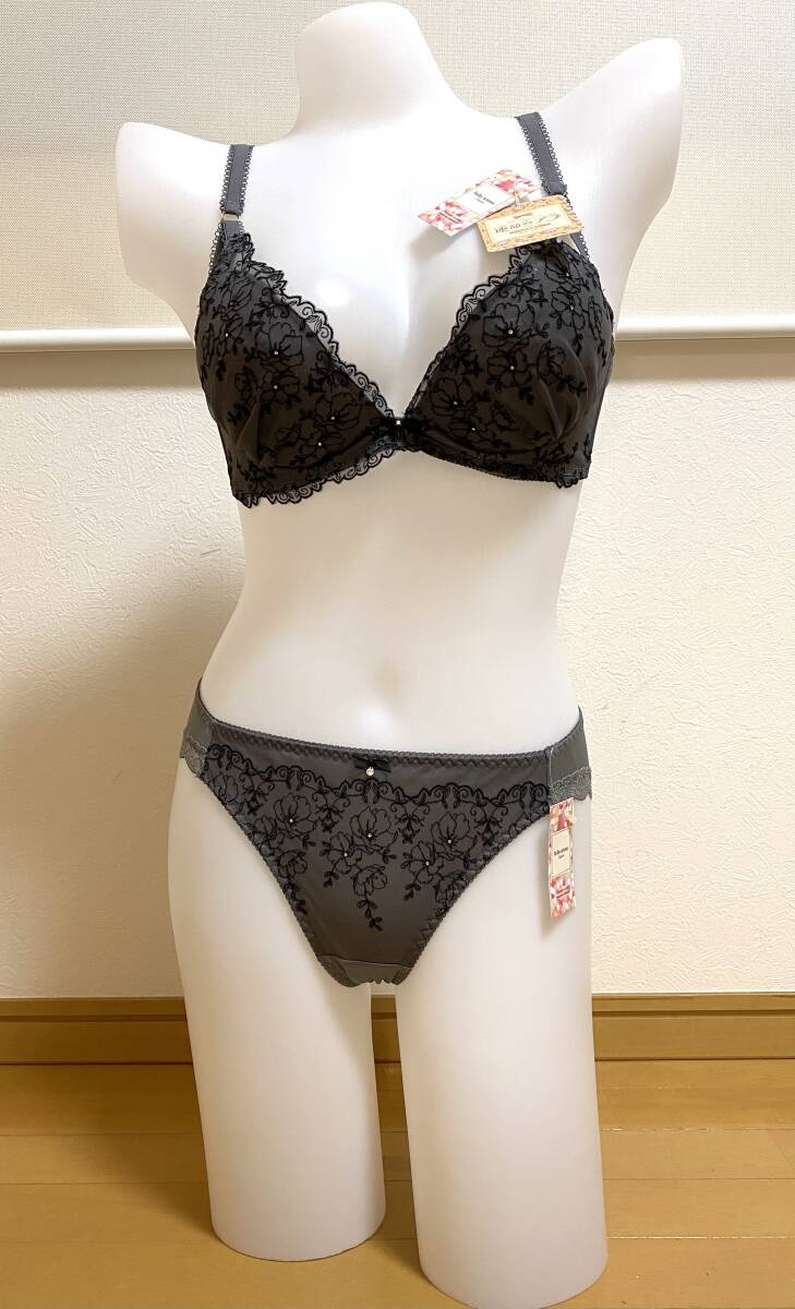 tutu anna チュチュアンナ 運命のブラ D75ブラ & スタンダードショーツ 2点セット 品 〜〜(75)｜売買されたオークション情報、yahooの商品情報をアーカイブ公開 ...