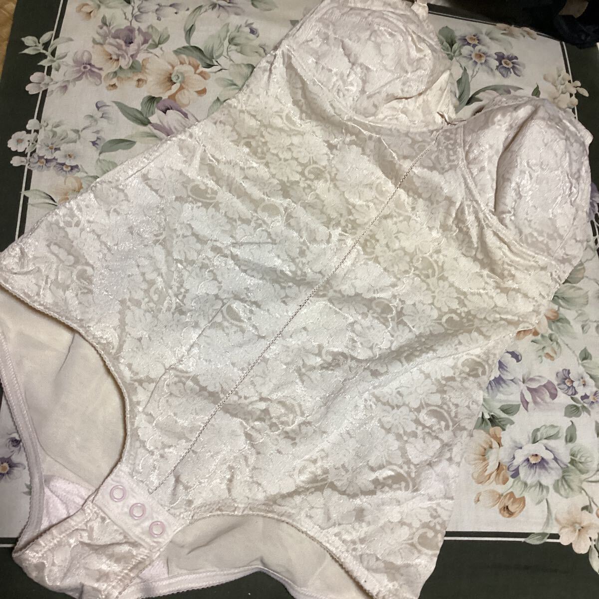 花柄 ボディスーツB85 Lサイズ 補正下着 匿名配送(Bカップ)｜売買されたオークション情報、yahooの商品情報をアーカイブ公開 - オークファン（aucfan.com）