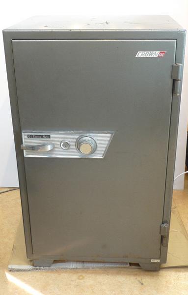 耐火金庫 クラウン/CROWN 505 66x54x105 北海道から(金庫)｜売買されたオークション情報、yahooの商品情報をアーカイブ ...