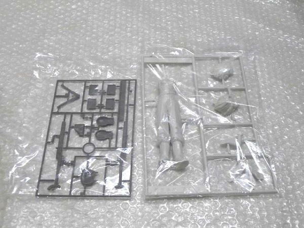 光模型 1/9 LISA AND PZB-39 ANTI TANK RIFLE /鳥山明 リーザ(コミック、アニメ)｜売買されたオークション ...