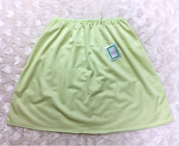 下着透け防止 日本製 ペチコート 黄緑 女装 コスプレ L 丈45cm(インナーウエア)｜売買されたオークション情報、yahooの商品情報をアーカイブ公開 - オークファン（aucfan.com）