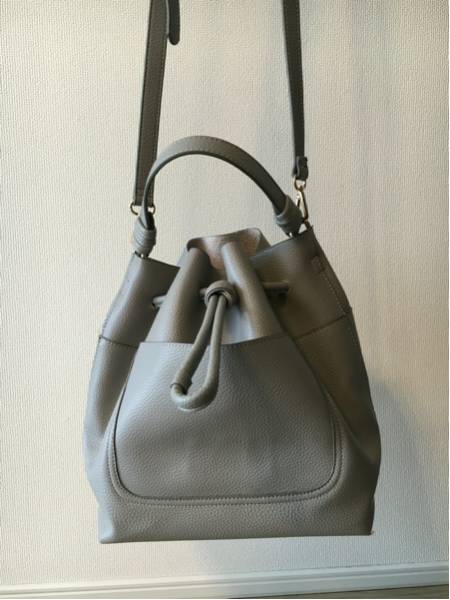 ザラ ZARA BASIC COLLECTION /巾着 ハンドバッグ(その他)｜売買されたオークション情報、yahooの商品情報をアーカイブ公開 - オークファン（aucfan.com）