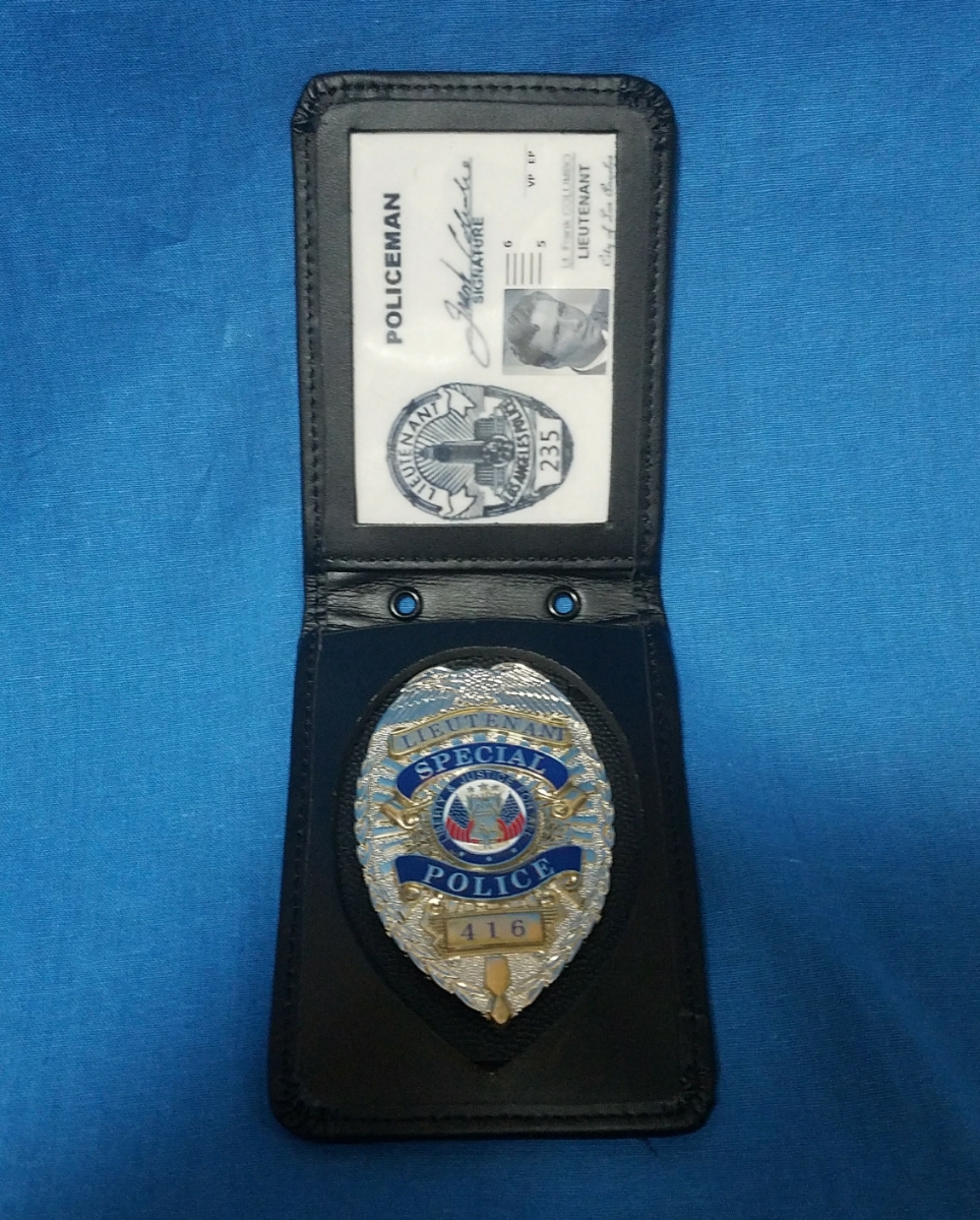 刑事 コロンボ 初期タイプ LAPD ロサンゼルス 警察 ポリス バッジ IDカード ケース セット レプリカ コスプレ プロップ(警察グッズ)｜売買されたオークション情報、yahooの商品 ...