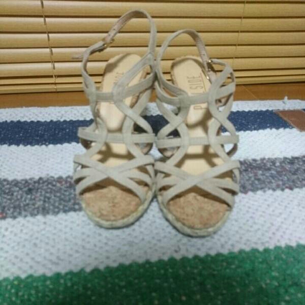 POOL SIDEプールサイド サンダル ベージュ系/22.5cm(プールサイド)｜売買されたオークション情報、yahooの商品情報をアーカイブ公開 - オークファン（aucfan.com）