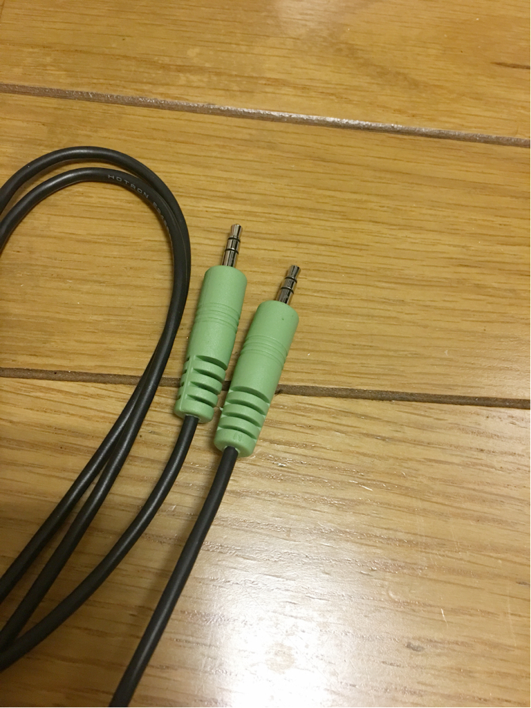 AWM STYLE 2547 30AWG VW-1 80℃ / 3.5mm ステレオミニプラグ オーディオケーブル 黒ケーブル長さ約170cm ...