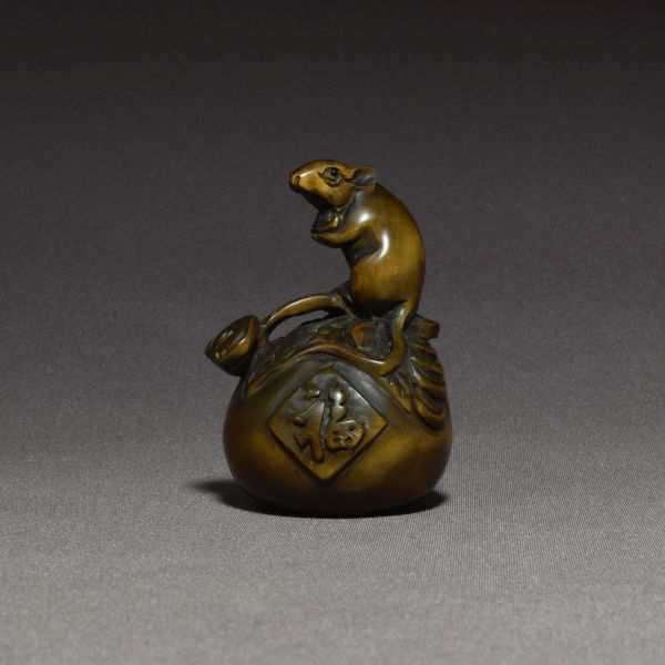 根付 柘植 如意鼠 黄楊 繊細彫刻 木製 ネズミ a39-1(根付)｜売買されたオークション情報、yahooの商品情報をアーカイブ公開 - オークファン（aucfan.com）