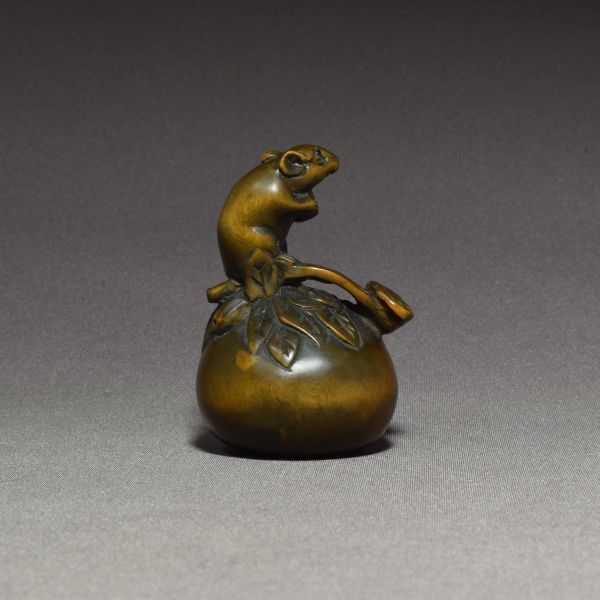 根付 柘植 如意鼠 黄楊 繊細彫刻 木製 ネズミ a39-1(根付)｜売買されたオークション情報、yahooの商品情報をアーカイブ公開 - オークファン（aucfan.com）