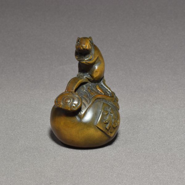 根付 柘植 如意鼠 黄楊 繊細彫刻 木製 ネズミ a39-1(根付)｜売買されたオークション情報、yahooの商品情報をアーカイブ公開 - オークファン（aucfan.com）