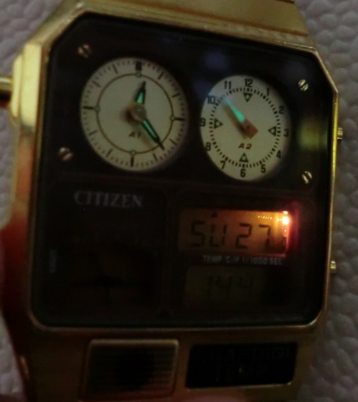 お宝 シチズン デジアナテンプ 8988 動作良好 金色 ゴールドカラー メタルバンド 気温計測可能 CITIZEN DIGIANA TEMP ...