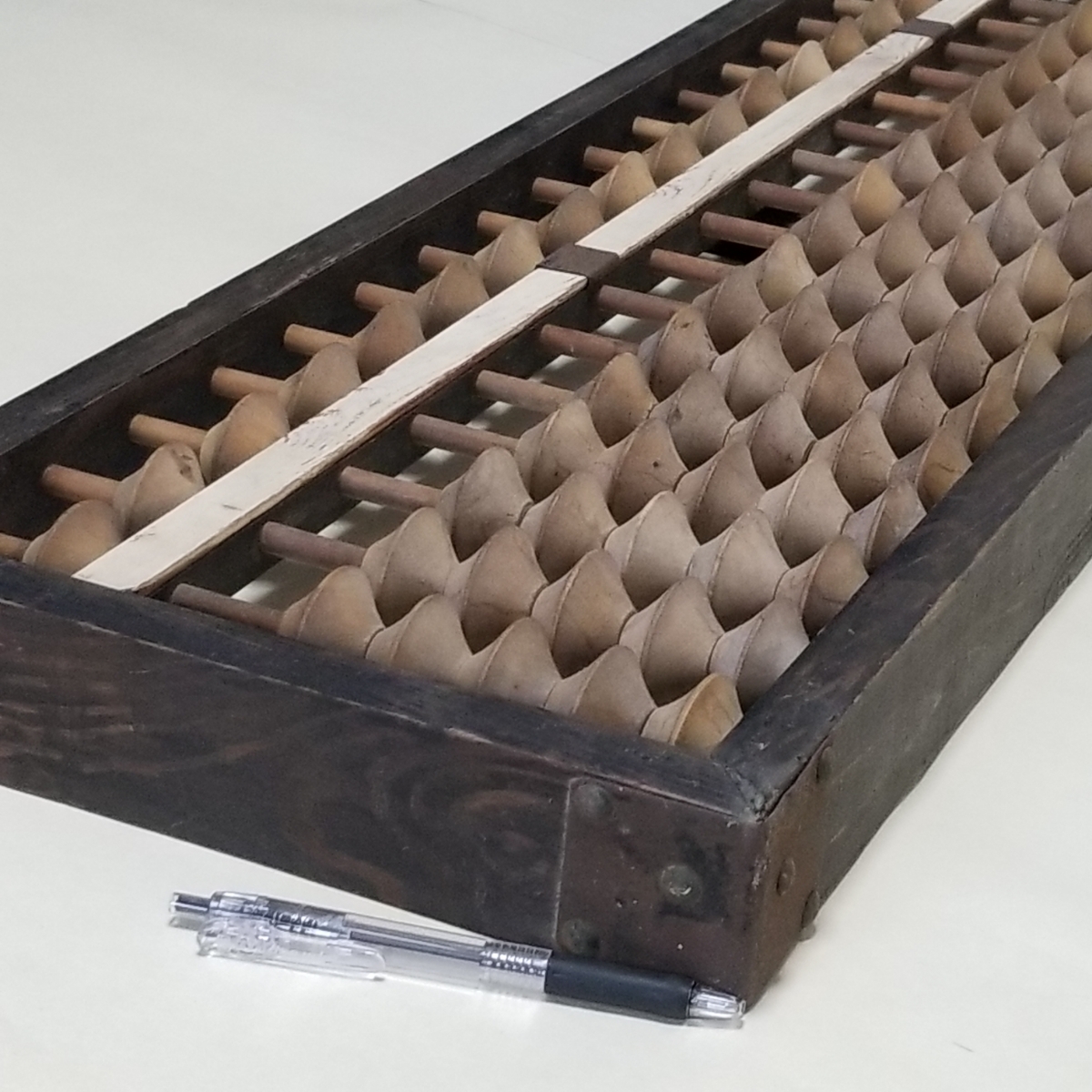 昭和レトロ 木製 長さ101cm 特大そろばん 算盤 学校教材 s(その他)｜売買されたオークション情報、yahooの商品情報をアーカイブ公開 - オークファン（aucfan.com）