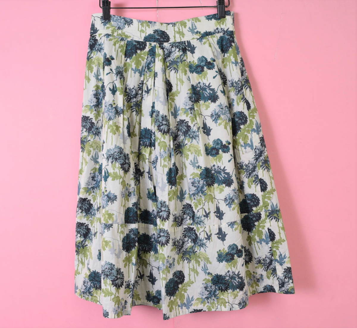 2727-19A0250 エリオポール リバティタックフレアスカート 36 白緑 花柄 heliopole(エリオポール)｜売買されたオークション情報、yahooの商品情報をアーカイブ公開 ...