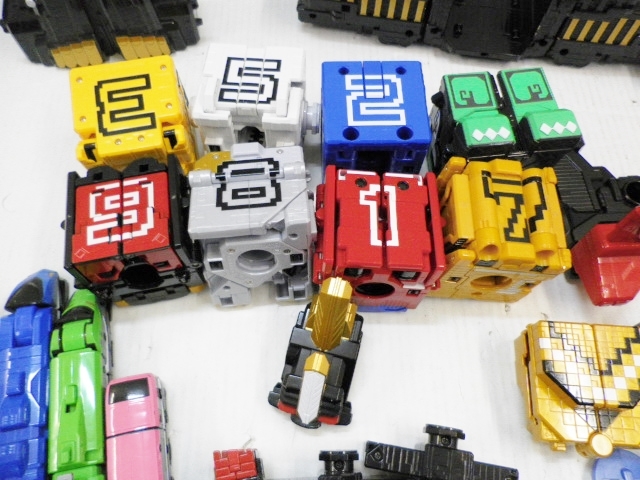 C7271 トッキュウジャー ジュウオウジャーなど戦隊玩具 大量まとめ売り 現状渡し 未チェック ジャンク(戦隊シリーズ)｜売買された ...