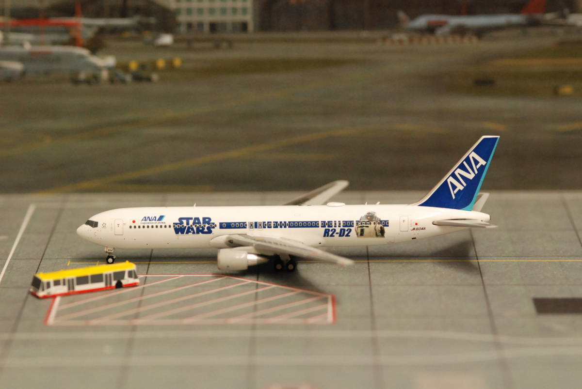 JC Wings JC4XXX JA604A B767-381ER ANA R2D2 BB8 1/400(民間航空機)｜売買されたオークション情報、yahooの商品情報をアーカイブ公開 ...