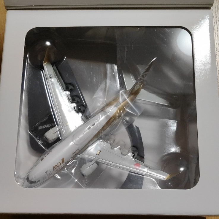 全日空商事 NH20019 B737-700 ANA GOLD JET JA01AN 1/200 金鯱(民間航空機)｜売買されたオークション ...