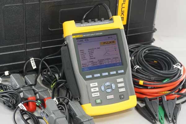 DW 12/16CAL FLUKE 435 POWER QUALITY ANALYZER AC Adapter 取扱説明書 ブローブi ...