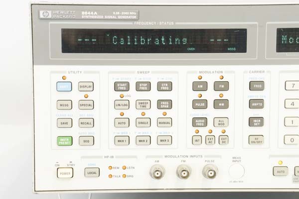 DW hp 8644A SYNTHESIZED SIGNAL GENERATOR 0.26-2060MHz OPT 001 002 004 ...