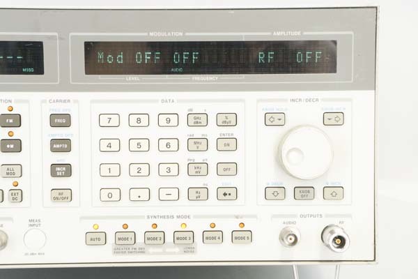 DW hp 8644A SYNTHESIZED SIGNAL GENERATOR 0.26-2060MHz OPT 001 002 004 ...
