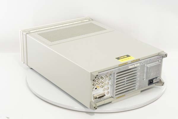 DW hp 8644A SYNTHESIZED SIGNAL GENERATOR 0.26-2060MHz OPT 001 002 004 ...