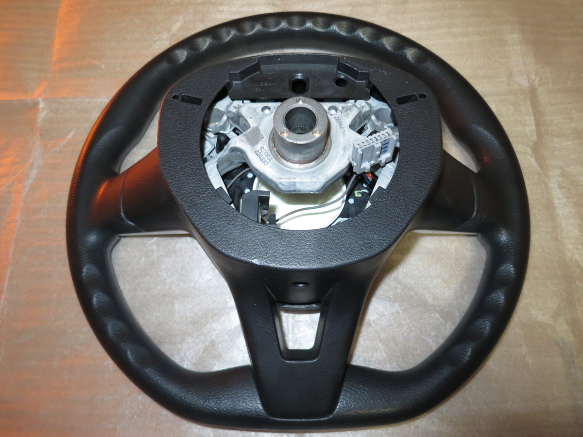 ノートE12 HE12 後期 e-POWERリーフ ZE1エクストレイルT32 セレナC27 ステアリング エアバック エアーバック カバー 管理番号 W-KM-0222(ステアリング ...