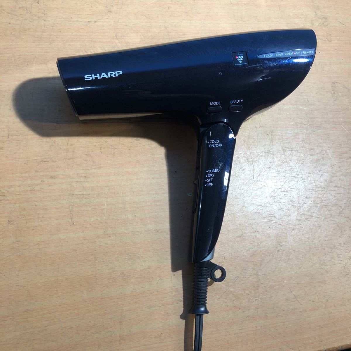 SHARP プラズマクラスタ スカルプヘアドライヤー IB-HX9K 17年製 277(その他)｜売買されたオークション情報、yahooの商品情報をアーカイブ公開 - オークファン ...