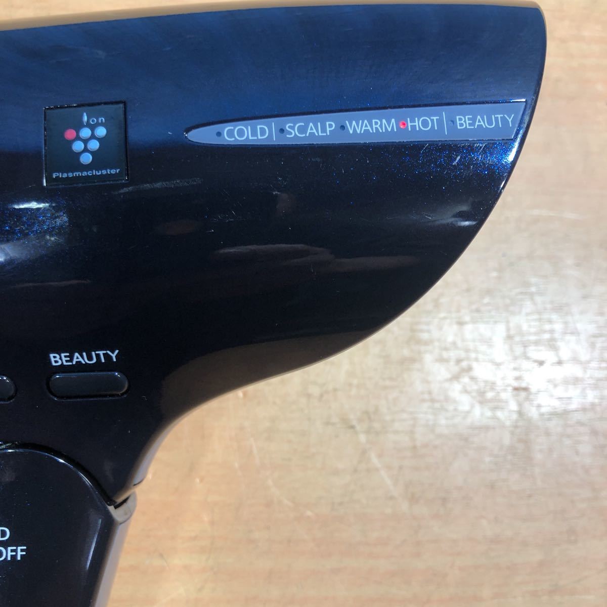 SHARP プラズマクラスタ スカルプヘアドライヤー IB-HX9K 17年製 277(その他)｜売買されたオークション情報、yahooの商品情報をアーカイブ公開 - オークファン ...