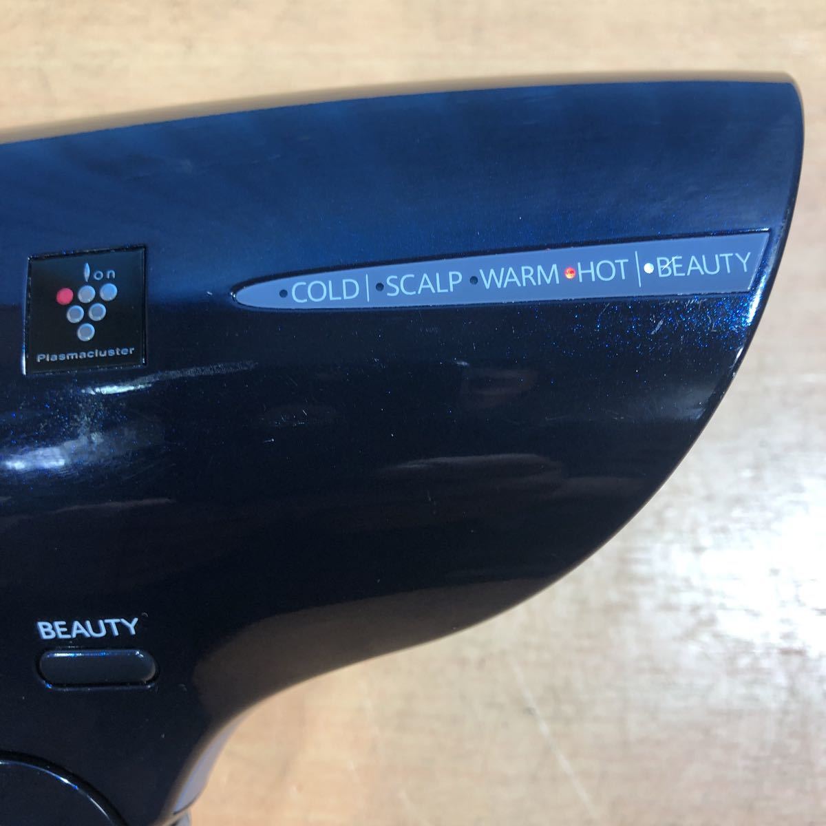 SHARP プラズマクラスタ スカルプヘアドライヤー IB-HX9K 17年製 277(その他)｜売買されたオークション情報、yahooの商品情報をアーカイブ公開 - オークファン ...