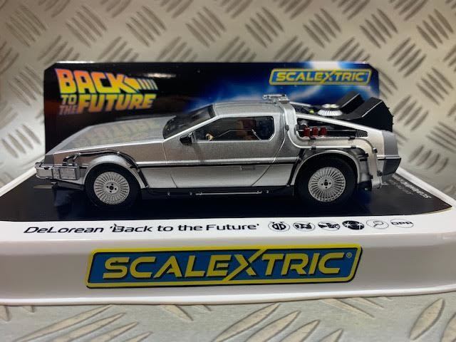 Scalextric C4117 DeLorean - ’Back to the Future’ スロットカー おもちゃ、ゲーム
