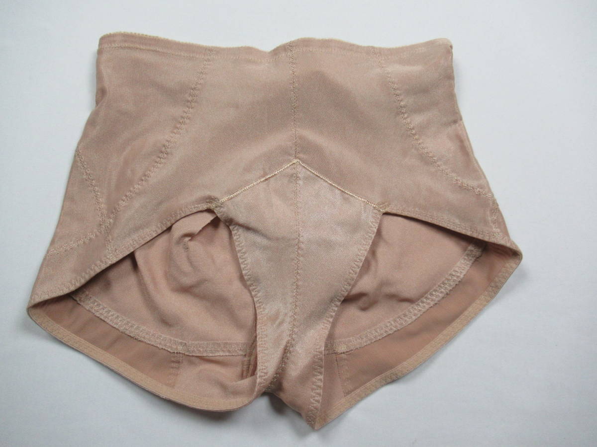 3214 80 BUTTOCKS BRA ショートガードル E LL(XLサイズ以上)｜売買されたオークション情報、yahooの商品情報をアーカイブ公開 - オークファン（aucfan.com）