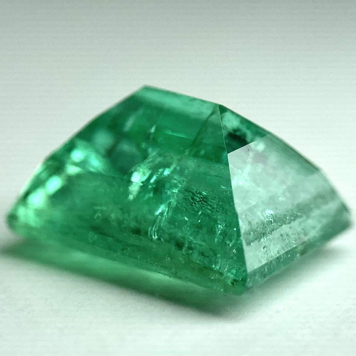 2ctUp 天然エメラルド 2.157ct 9.13×6.38mm ソーティング付 ルース 裸石 emerald beryl ベリル 緑玉 宝石 ジュエリー jewerly(エメラルド)｜売買 ...