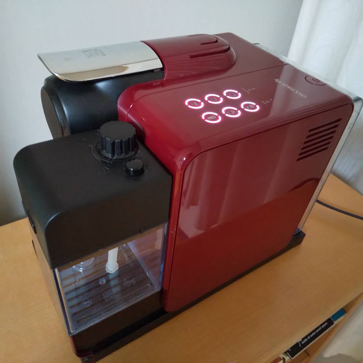 コーヒーメーカー ネスレ ネスプレッソ ラティシマ タッチ Nespresso Lattissima Touch F511 レッド ...