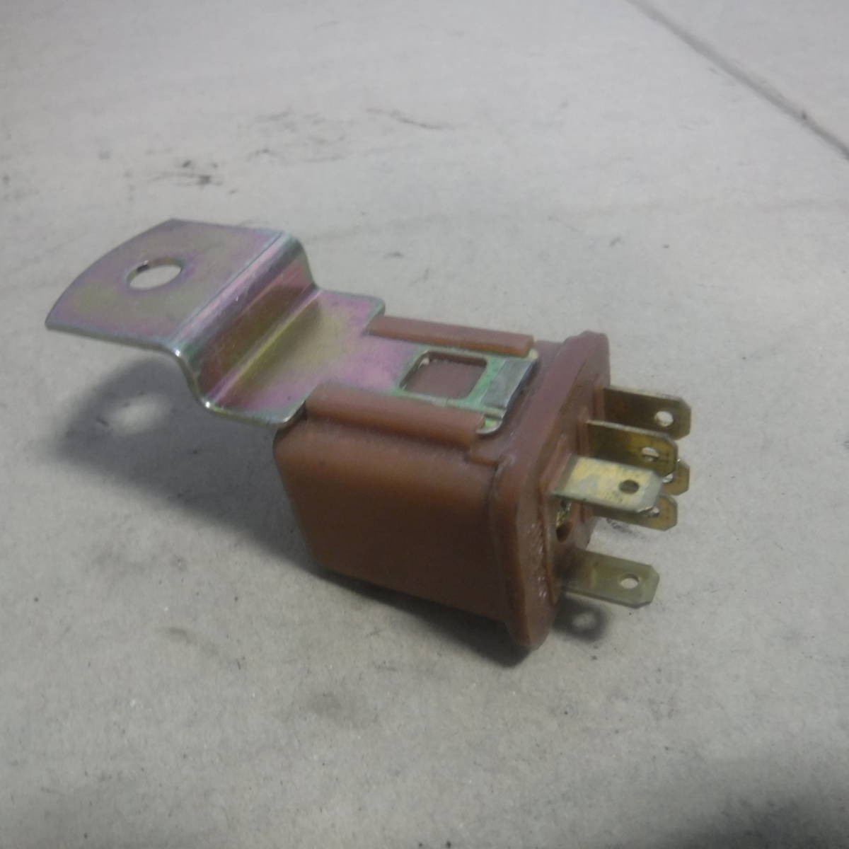 スバルsamberサンバーTT1トラックTT2軽トラ955フューエル燃料ポンプEN07リレー25232AA000リレイ純正スバル ...