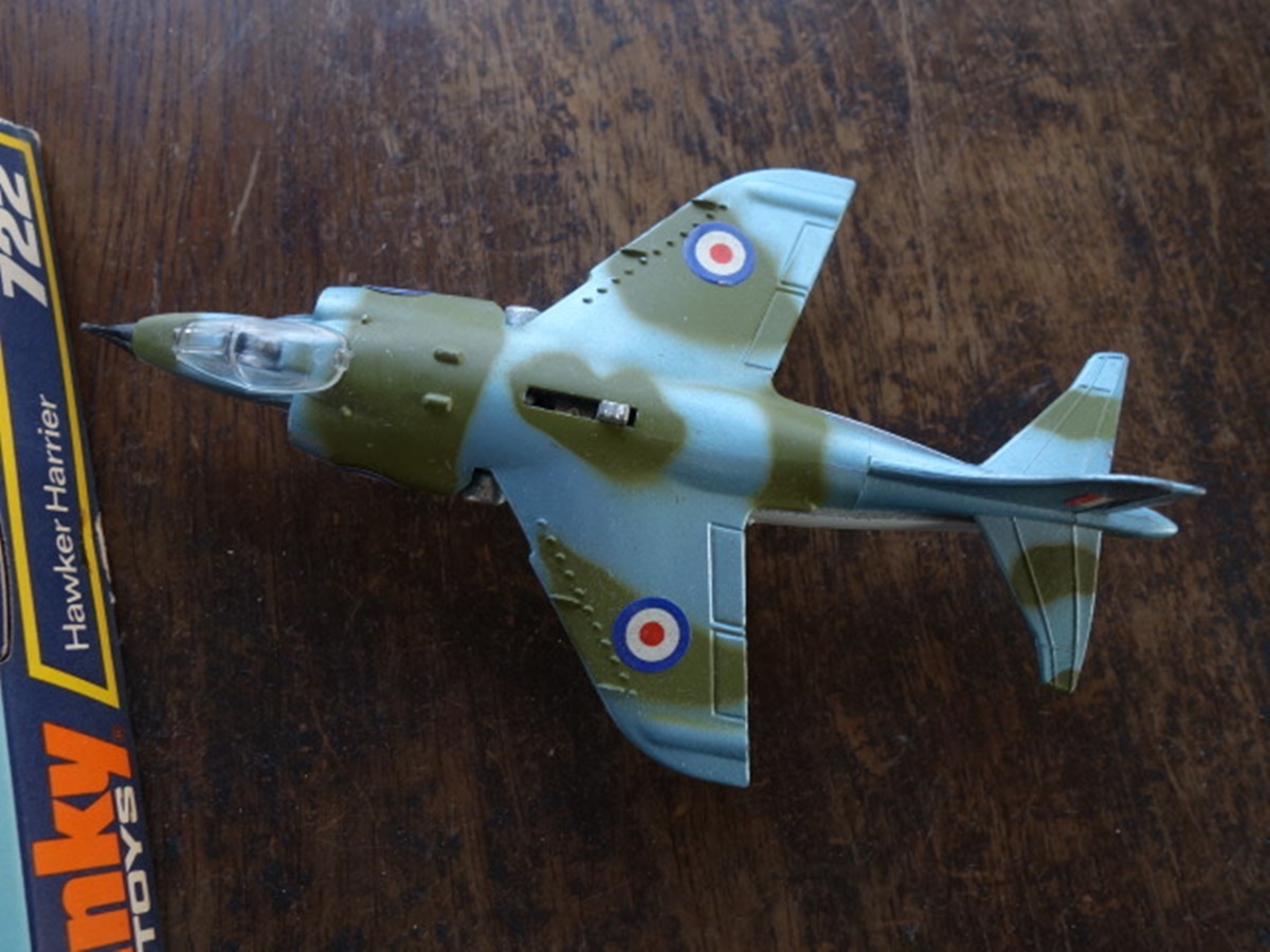 Dinky TOYS Hawker Harrier 722(軍用機)｜売買されたオークション情報、yahooの商品情報をアーカイブ公開 - オークファン（aucfan.com）