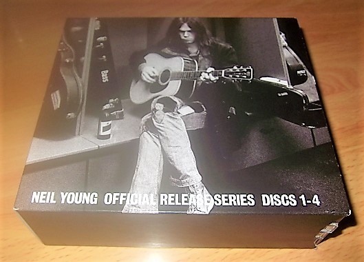 4CD NEIL YOUNG / Official Release Series Discs 1-4(Neil Young)｜売買されたオークション情報、yahooの商品情報をアーカイブ公開 ...