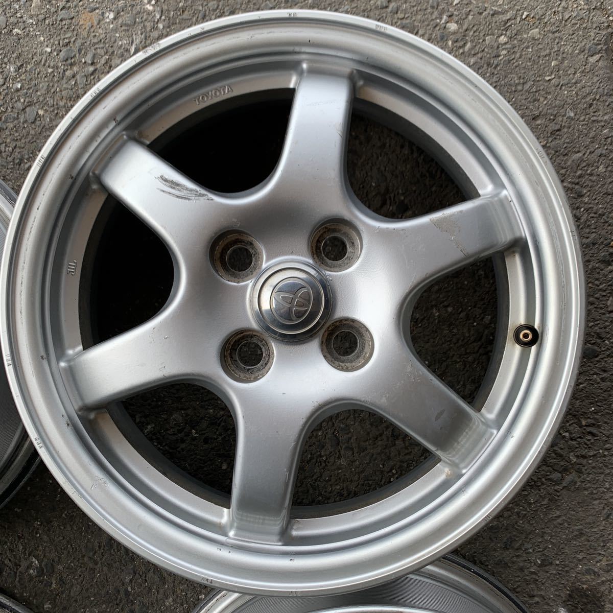 プリウス NHW11 15インチ 5J +45 4H /100 4本セット MR(純正品)｜売買されたオークション情報、yahooの商品情報をアーカイブ公開 - オークファン（aucfan.com）